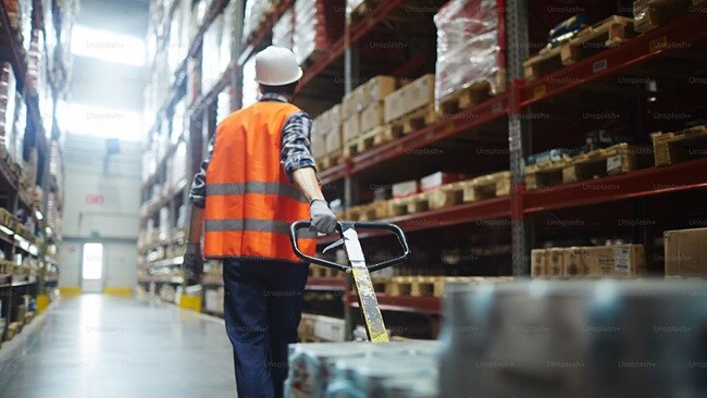 Discover the 2025 warehousing and distribution upcoming trends | Maersk